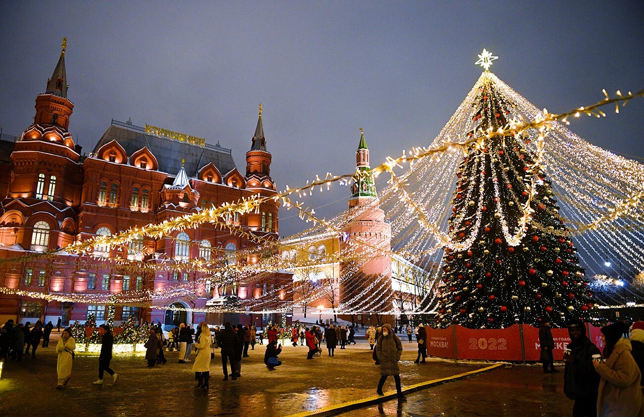 How Moscow has been decorated for New Year 2022 (PHOTOS) - Russia Beyond