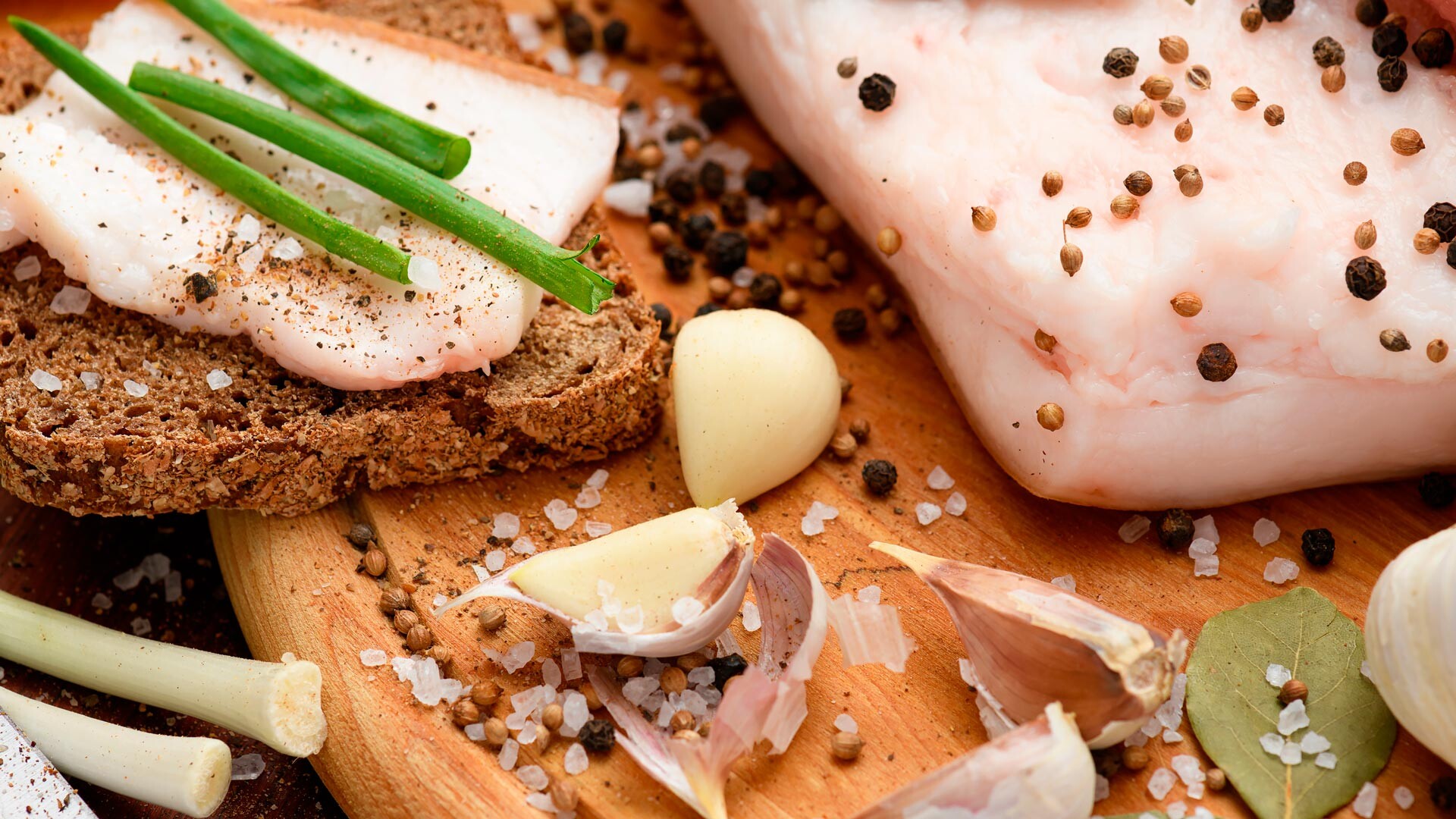 Cinq façons de saler le lard à la russe - Russia Beyond FR