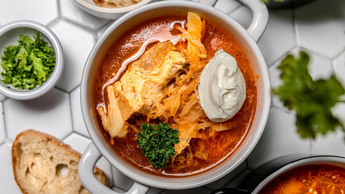 Die ultimative Anleitung für die Zubereitung von russischer Schtschi ...