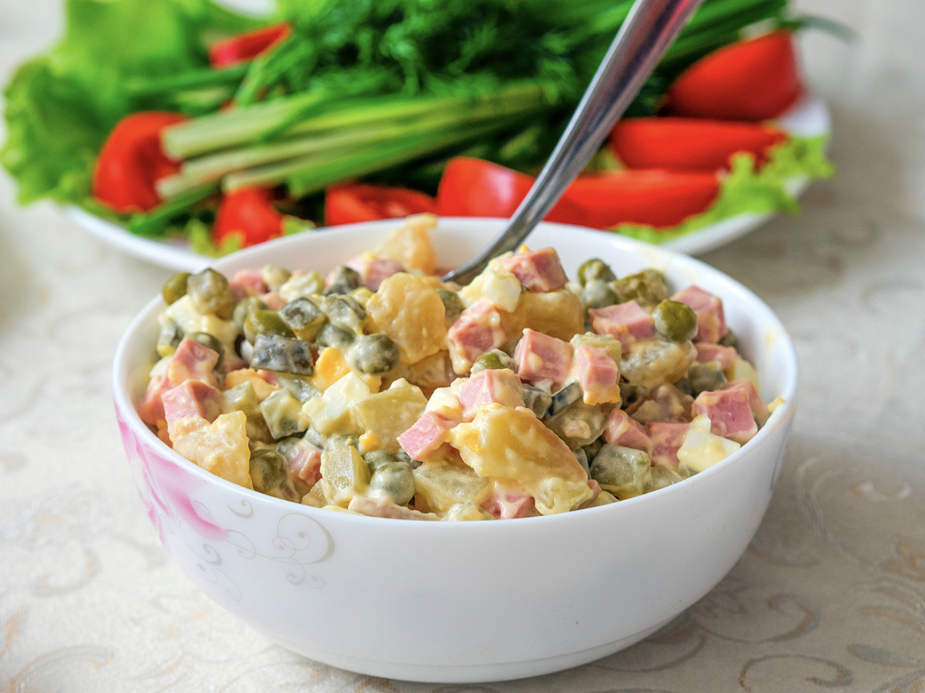 100 typische russische Gerichte (TEIL 1): Von Borschtsch bis Napoleon ...