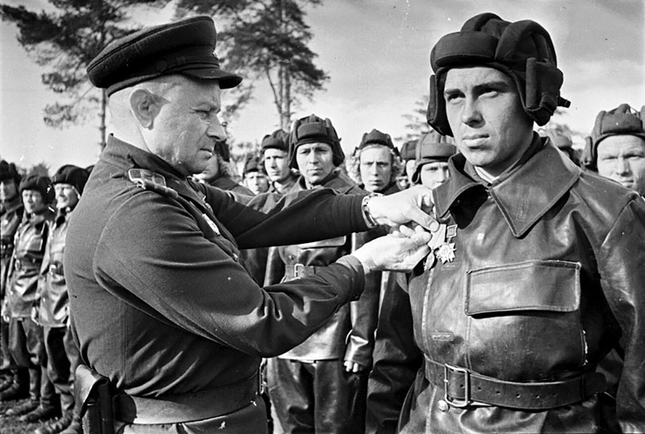 Penghargaan Apa Saja yang Barat Berikan kepada Tentara Merah? - Russia ...