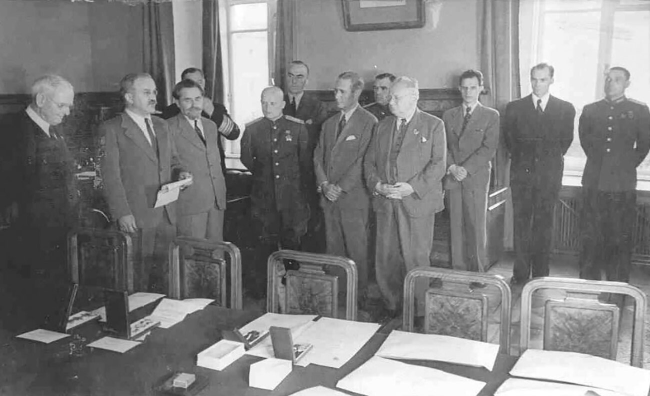 Penghargaan Apa Saja yang Barat Berikan kepada Tentara Merah? - Russia ...