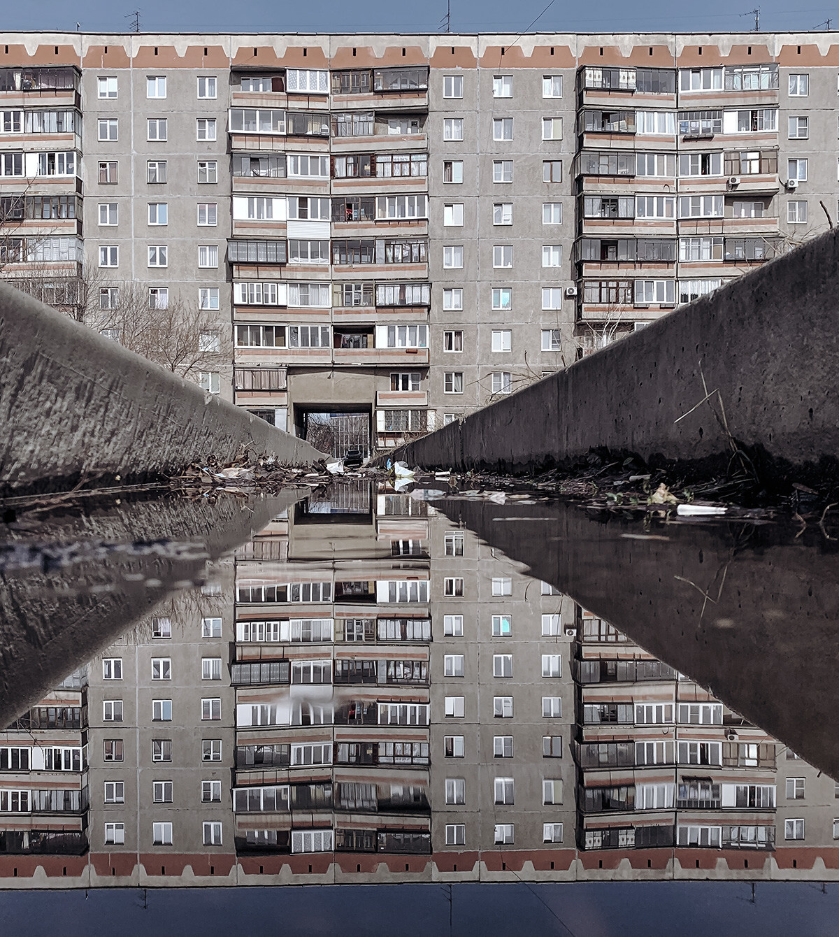 Bangunan Panel, Musik Pasca-Soviet, Depresi Berat — Selamat Datang di Dunia “Russian Doomer ...