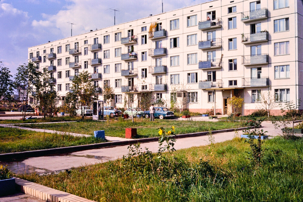 Das urbane Moskau und Leningrad in den 1960er Jahren auf Aufnahmen von ...