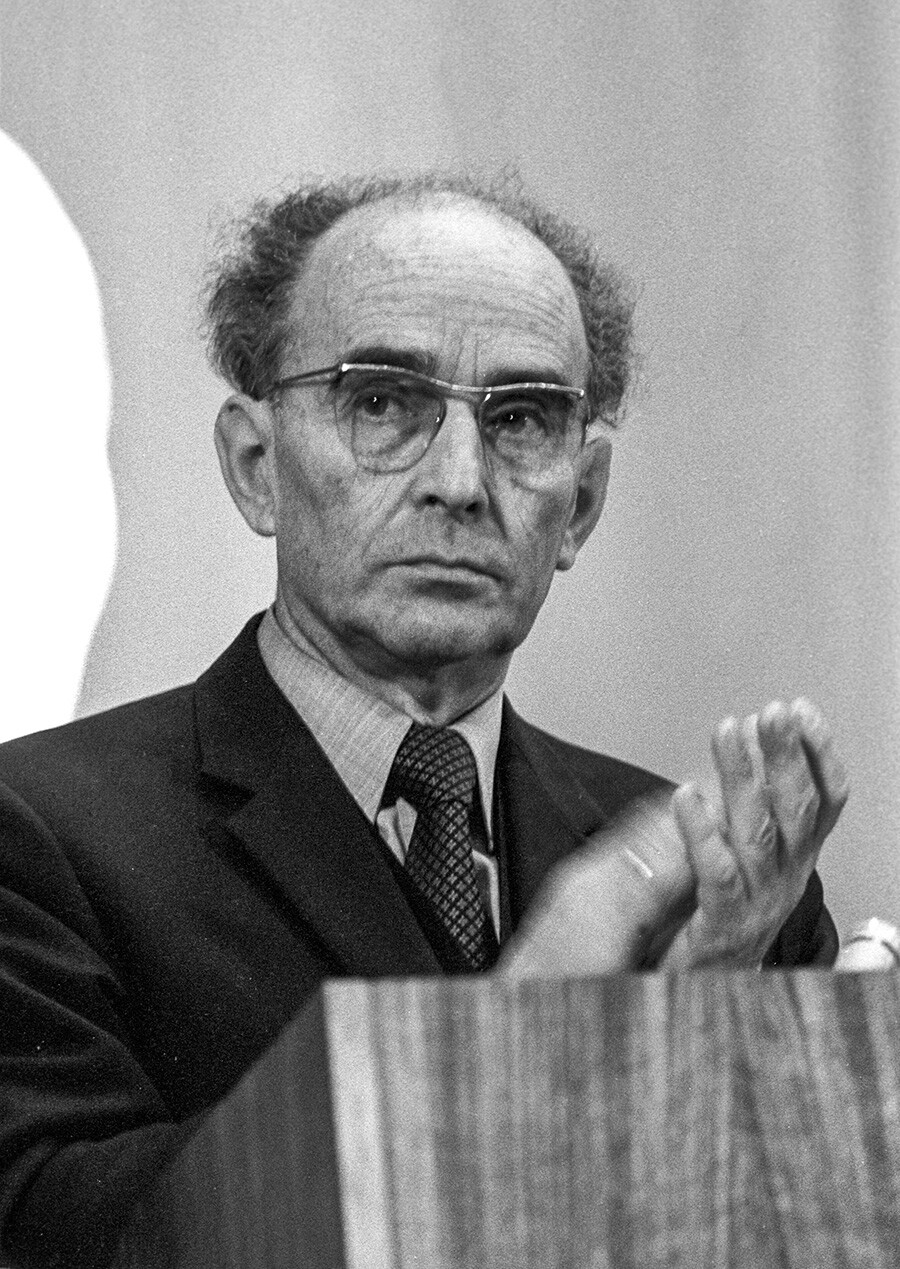 Welche Deutsche wurden mit dem sowjetischen Friedenspreis ausgezeichnet ...