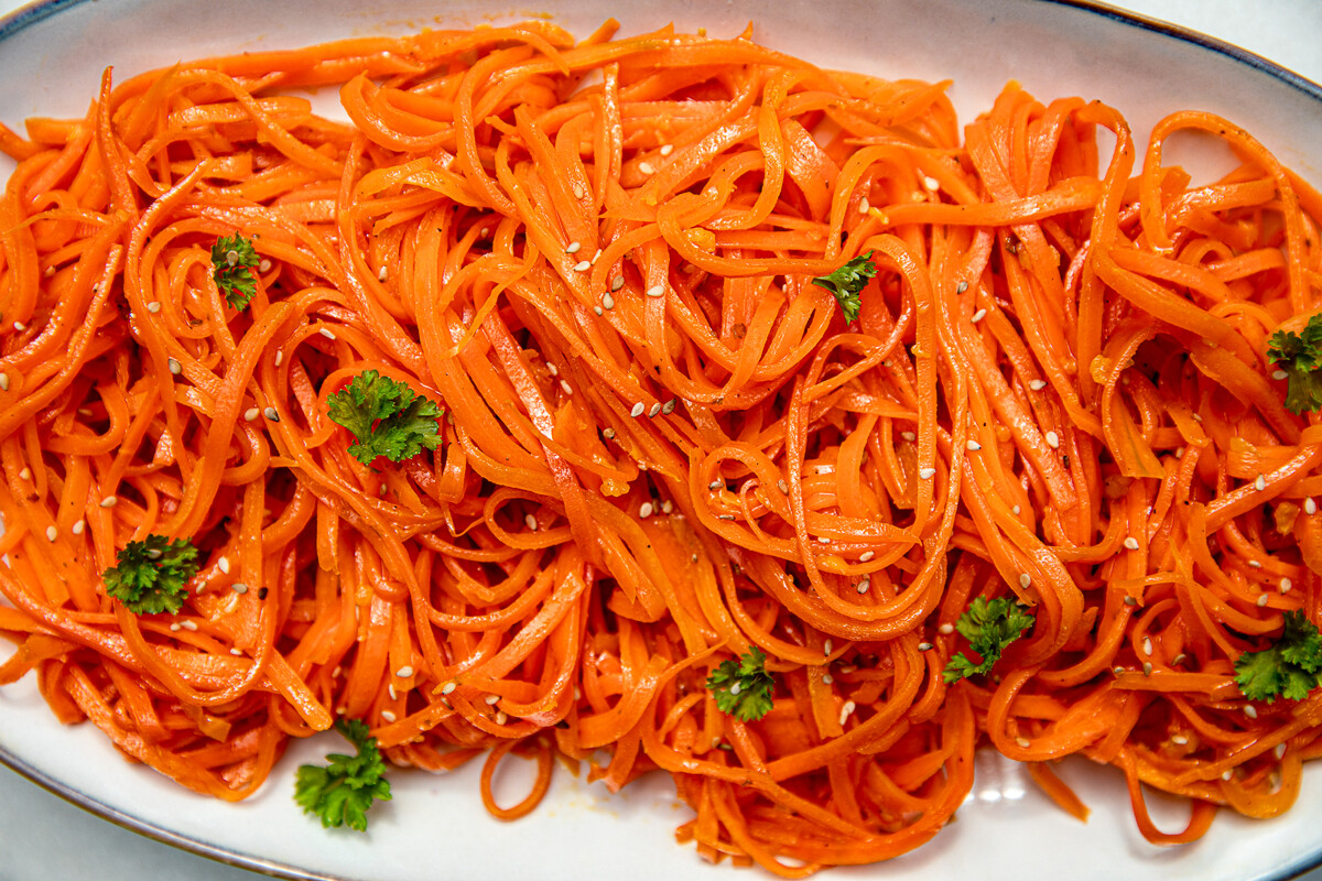 Karotten auf koreanische Art: Sowjetischer Snack mit asiatischem ...