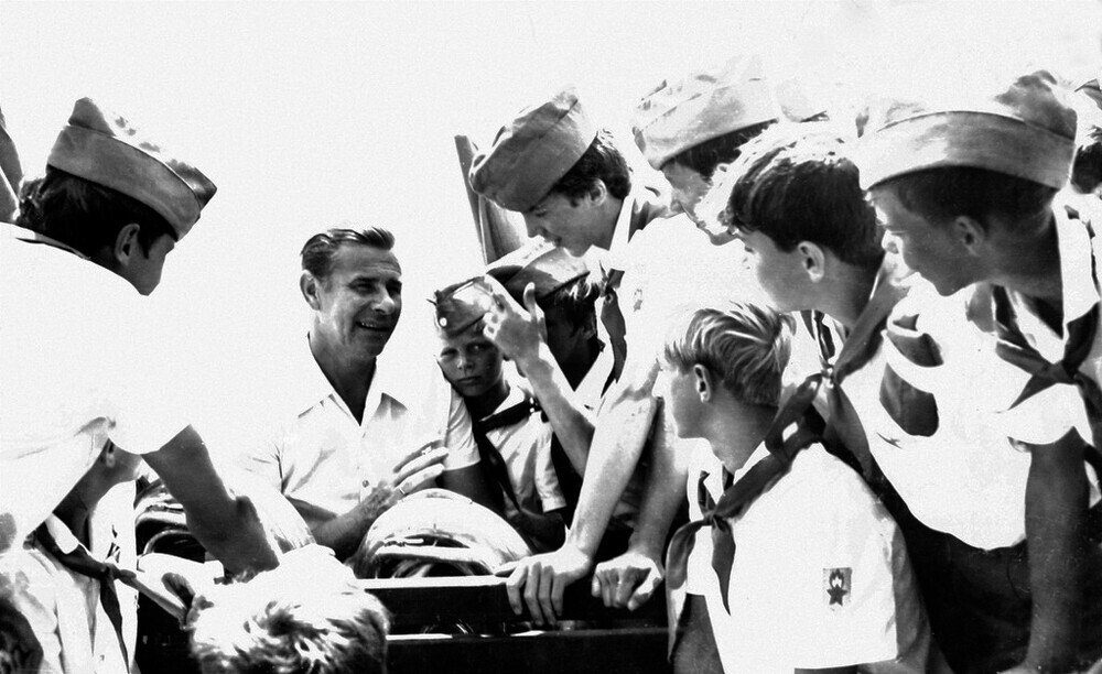 Artek: Bagaimana Kisah Kamp Pionir Soviet yang Ikonik (FOTO) - Russia ...