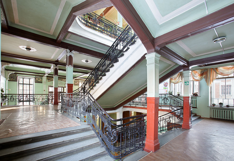 Modernist architecture in a simple Russian school - Russia Beyond