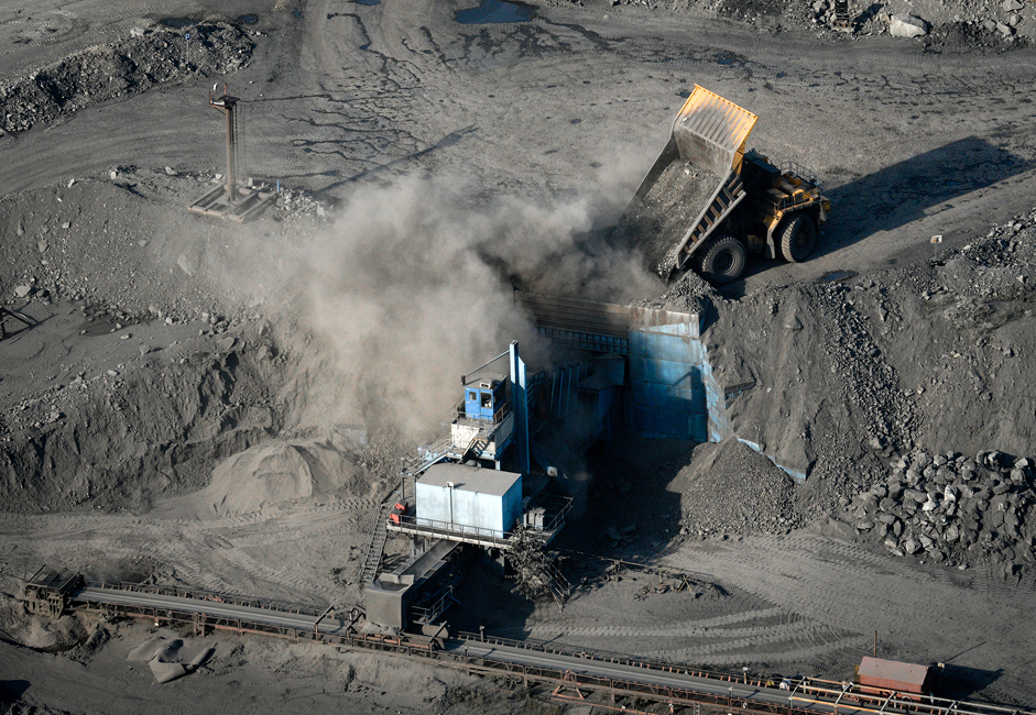 Russian Megafactories: The world coal mine where monster trucks reign ...