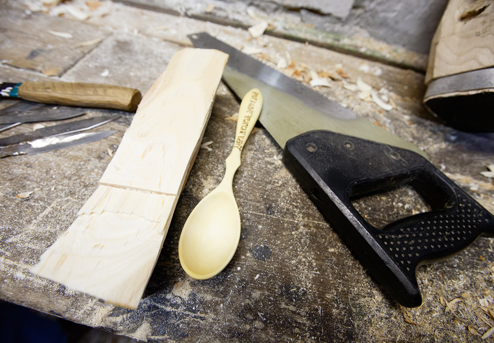 How It’s Made: creating wooden spoons - Russia Beyond