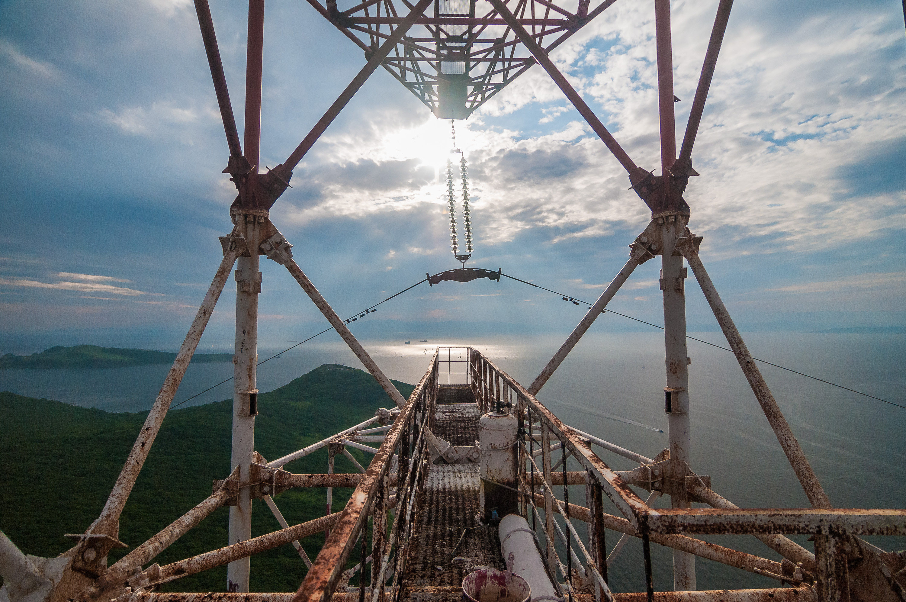 Bungee jumping for the thrill of it: This girl has no fear - Russia Beyond