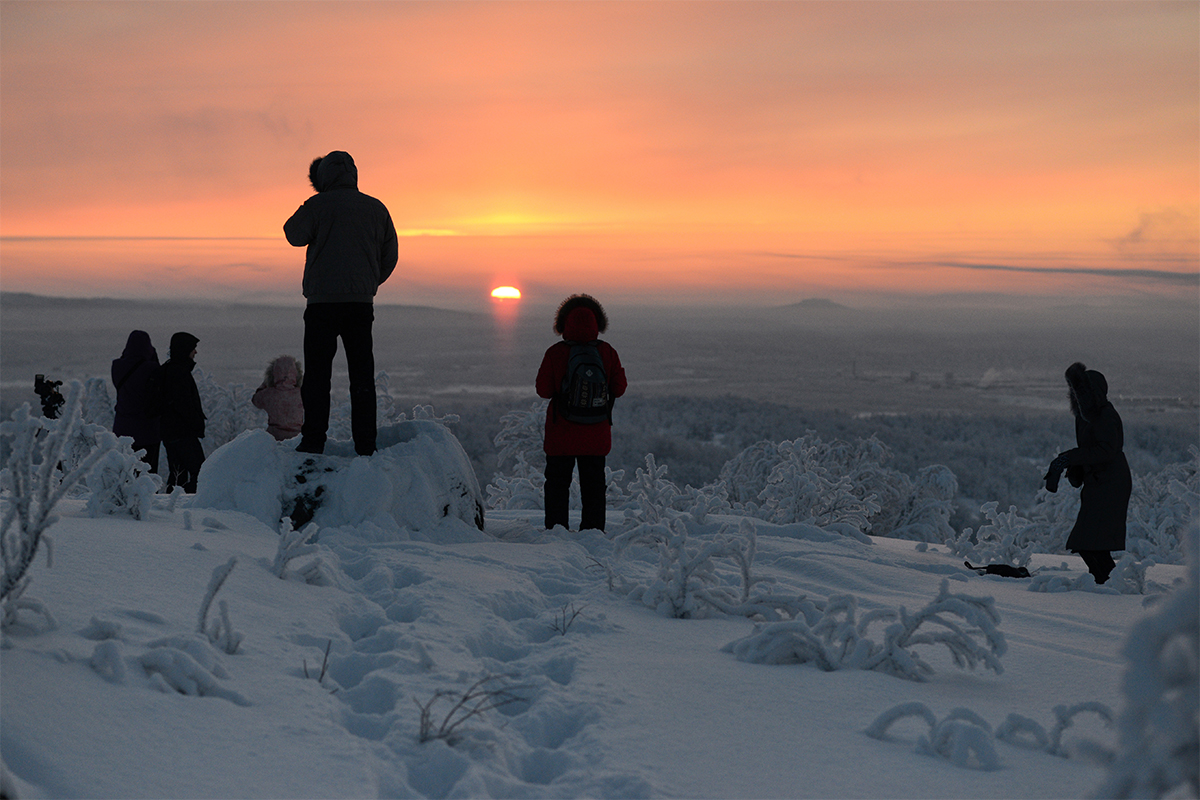 How do Russians live without the sun for 40 days in a row? - Russia Beyond