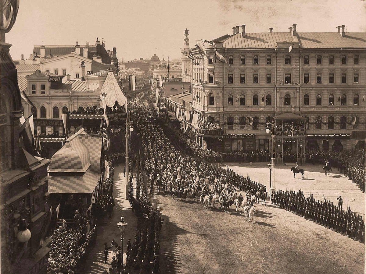 The coronation of the last Emperor of Russia in rare archive photos ...