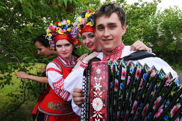 The most authentic folk songs and dances at the Cultural Olympiad of ...