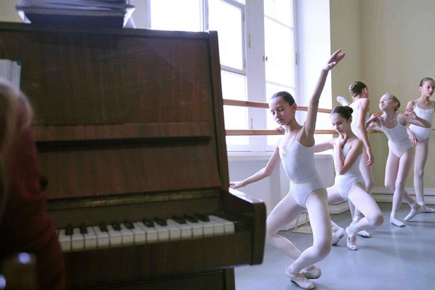 Russian ballet school between art and permanent competition - Russia Beyond