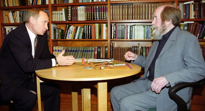 Russian writers and rulers: the love-hate relationship - Russia Beyond