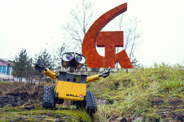 The incredible journey of Wall-E the Robot in Russia - Russia Beyond