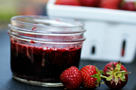 Russian Kitchen: Babushka's strawberry jam - Russia Beyond