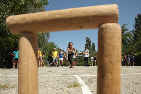 Gorodki: traditional Russian folk game - Russia Beyond