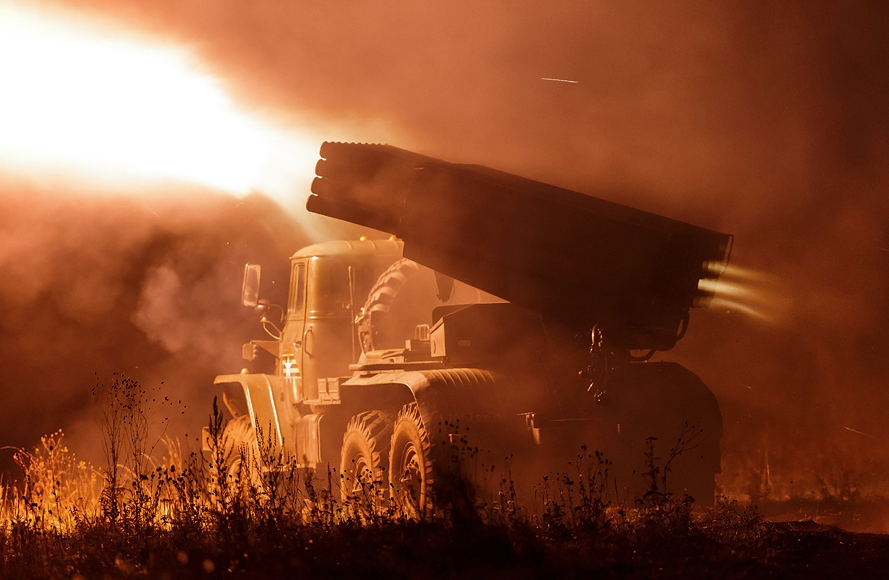 BM-21"Grad": Night firing - Russia Beyond