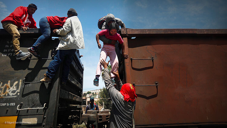 Willing migrants jump on a death train to reach the US — RTD