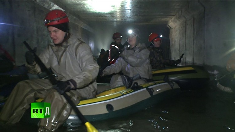 Moscow "diggers" explore old bomb shelters and go rafting in ...