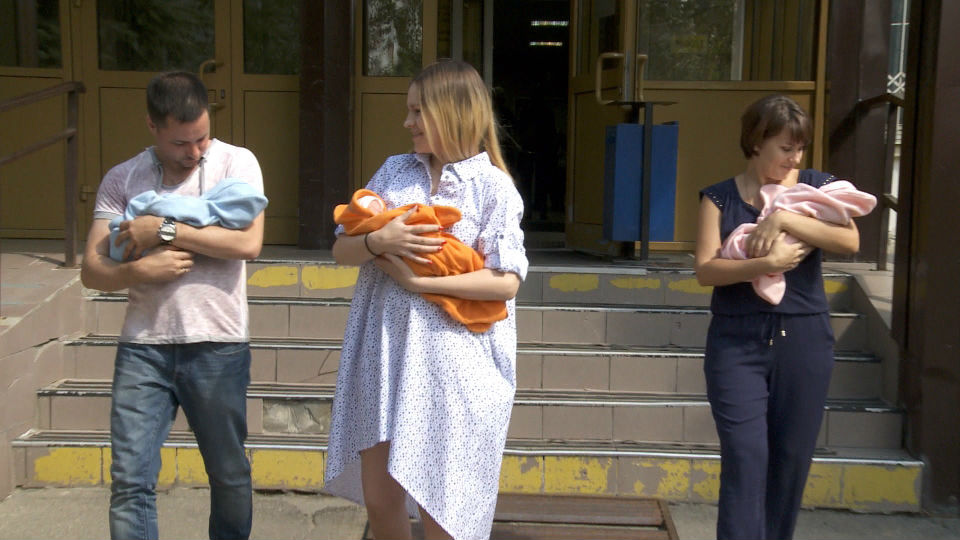 Triplets and Trios - Newborn Russia (E50) — RTD